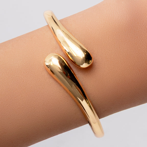Gold Mark Cuff – Love Stylize