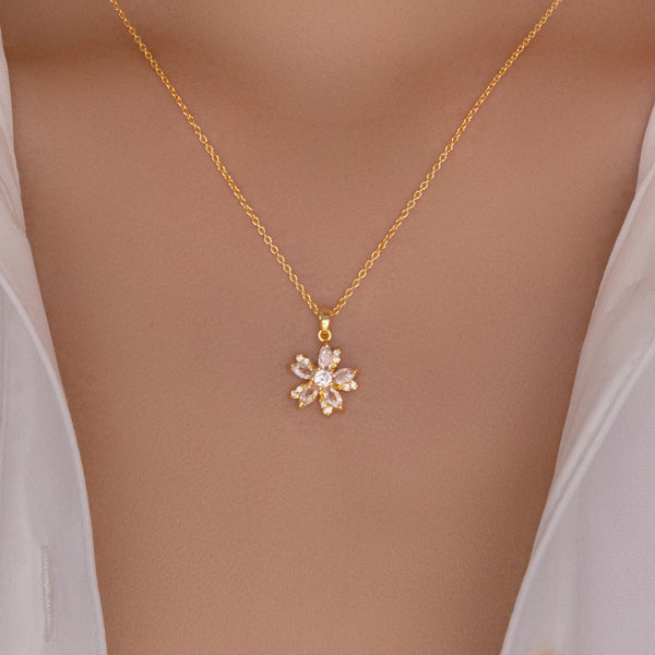 Cynthia Flower Necklace – Love Stylize